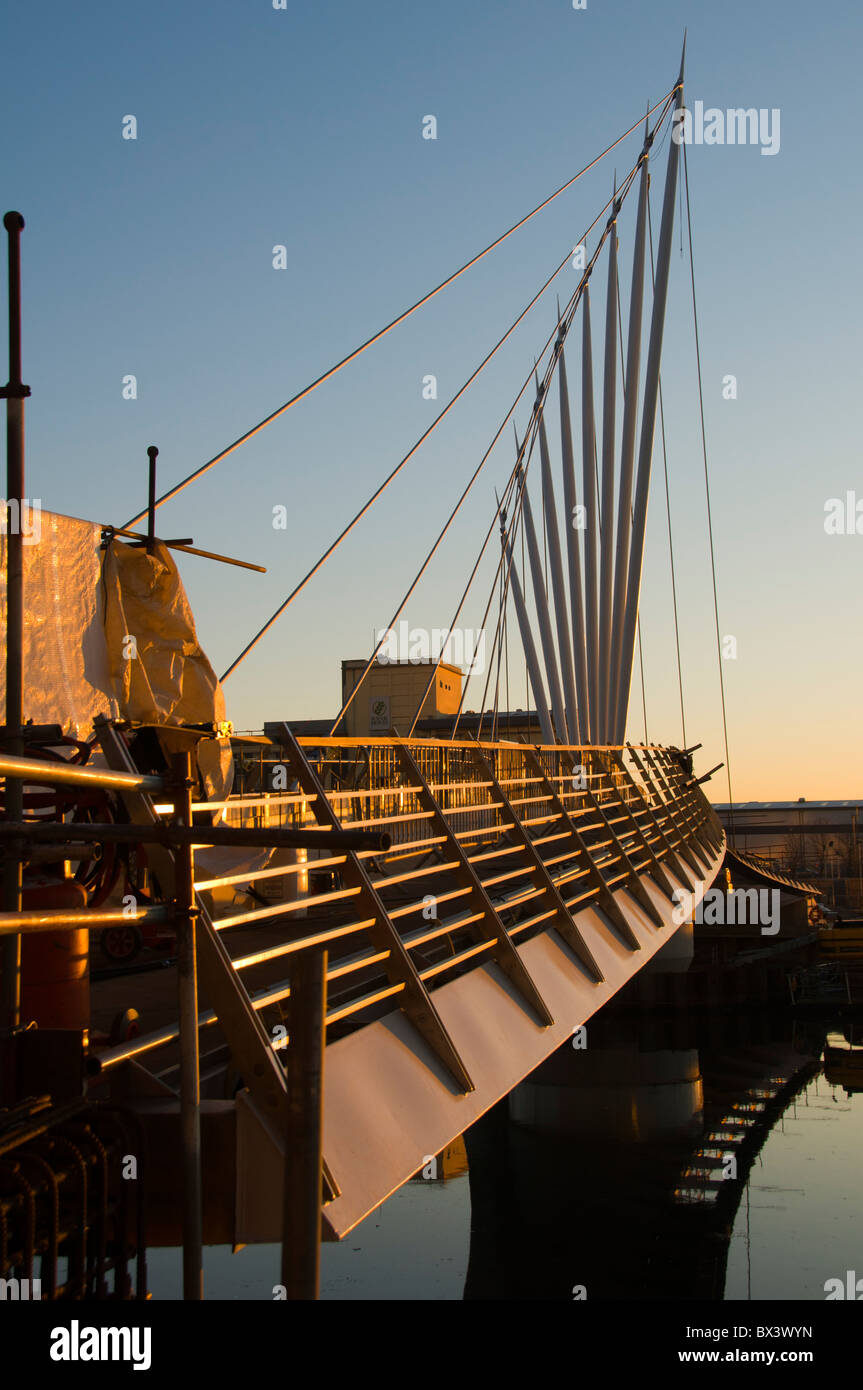New swing footbridge over the Manchester Ship Canal at MediaCityUK ...