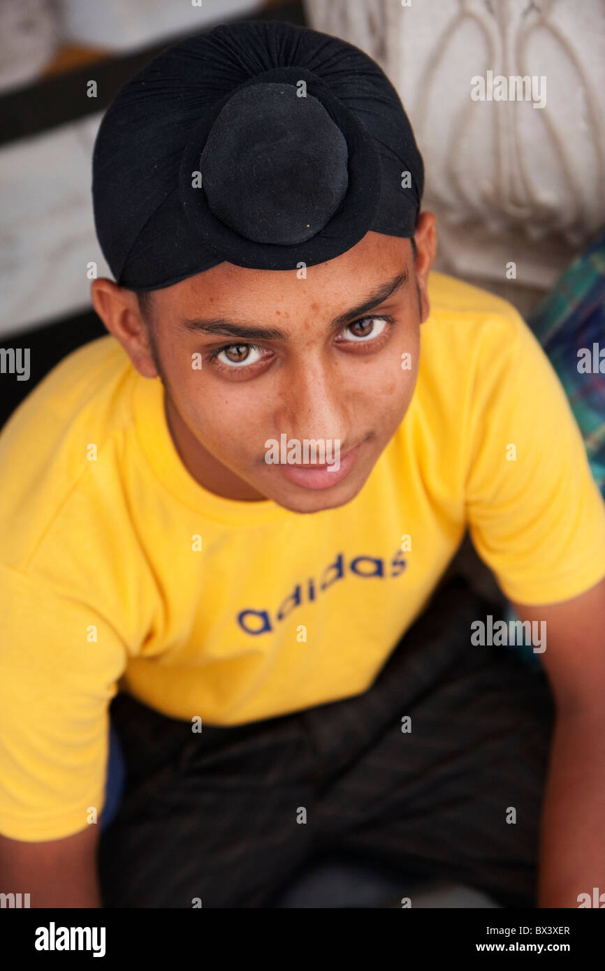 Sikh boy hi-res stock photography and images - Alamy