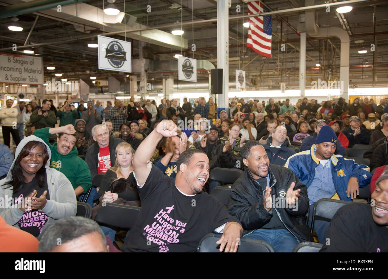Factory crowd workers hi-res stock photography and images - Alamy