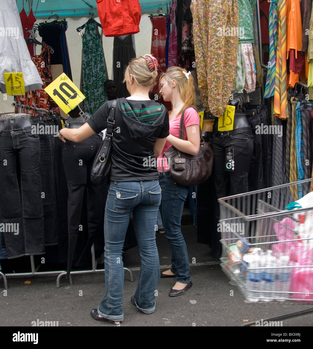 Travel girls vintage hi-res stock photography and images - Alamy