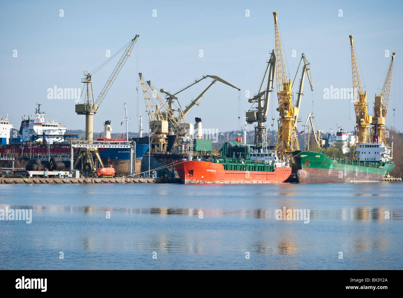 Port ship ships hi-res stock photography and images - Alamy