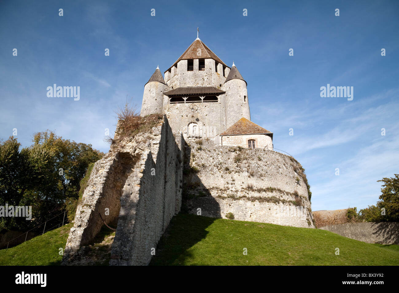 The Tour Cesar (Caesars Tower) in the medieval town of Provins, Seine ...