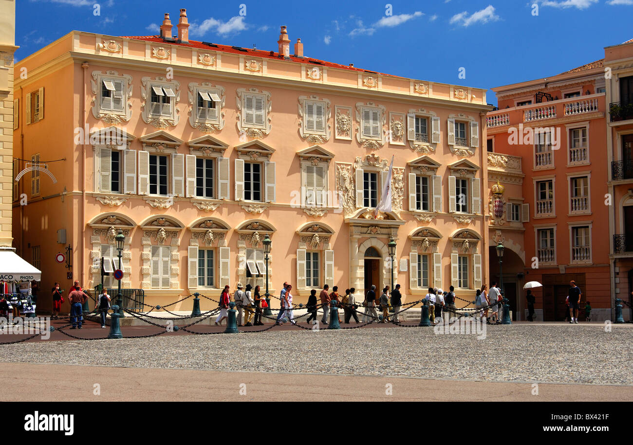 Historical buildings at the Palace Square in the heart of the old town ...