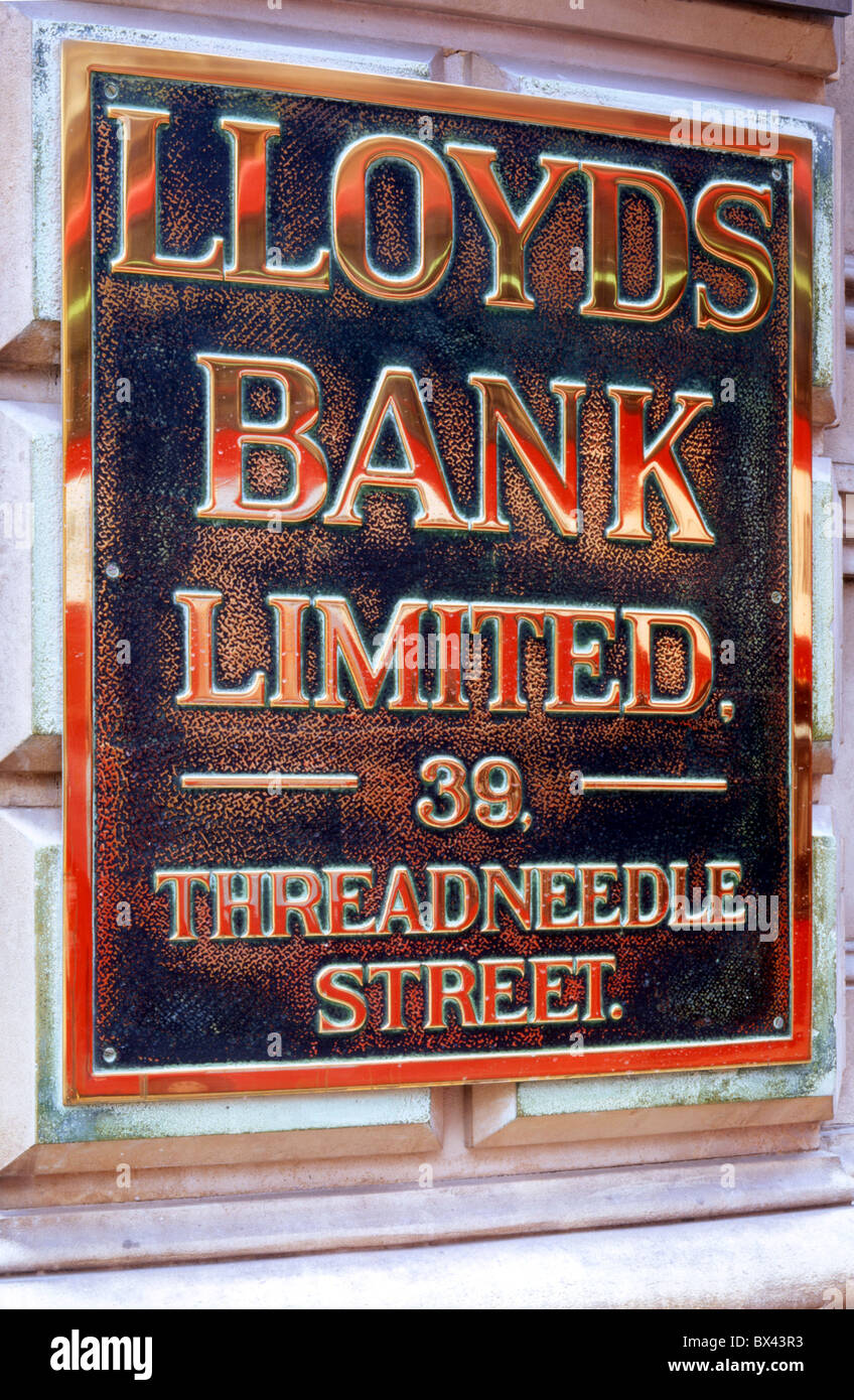 Lloyds bank bench shield sign brass board Threadneedle Street London ...
