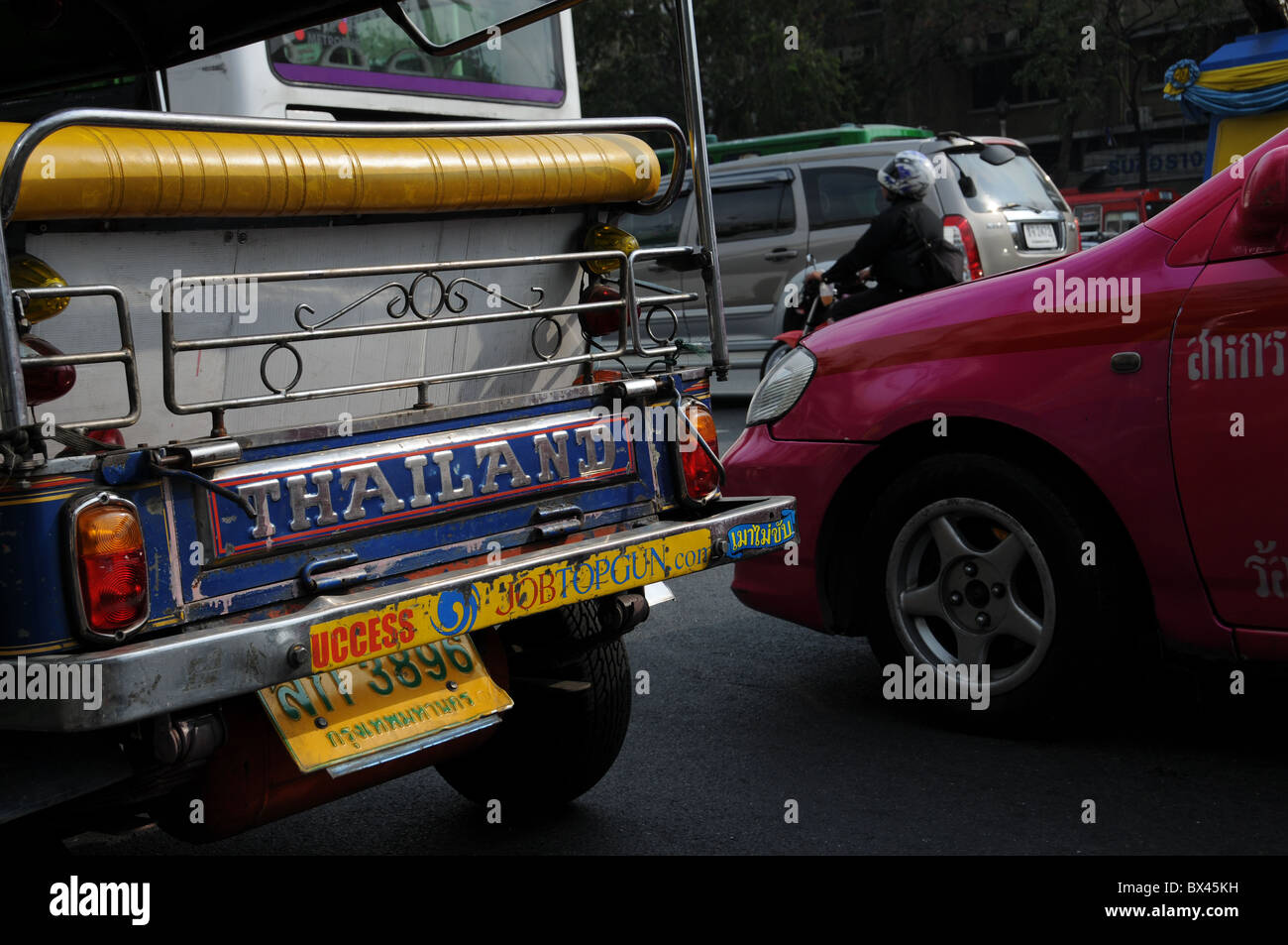 Asian taxis hi-res stock photography and images - Alamy