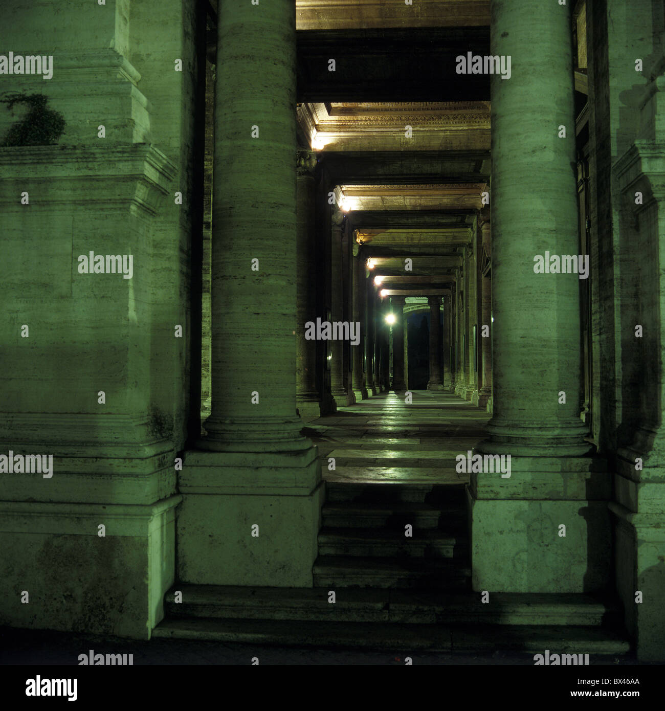 Gallery pl hi-res stock photography and images - Alamy