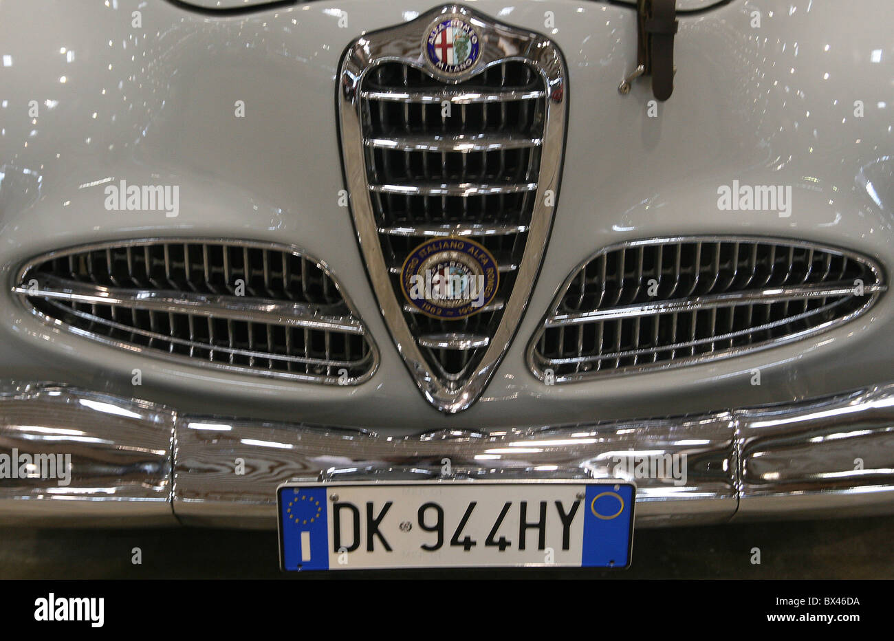 Alfa romeo radiator grill hi-res stock photography and images - Alamy