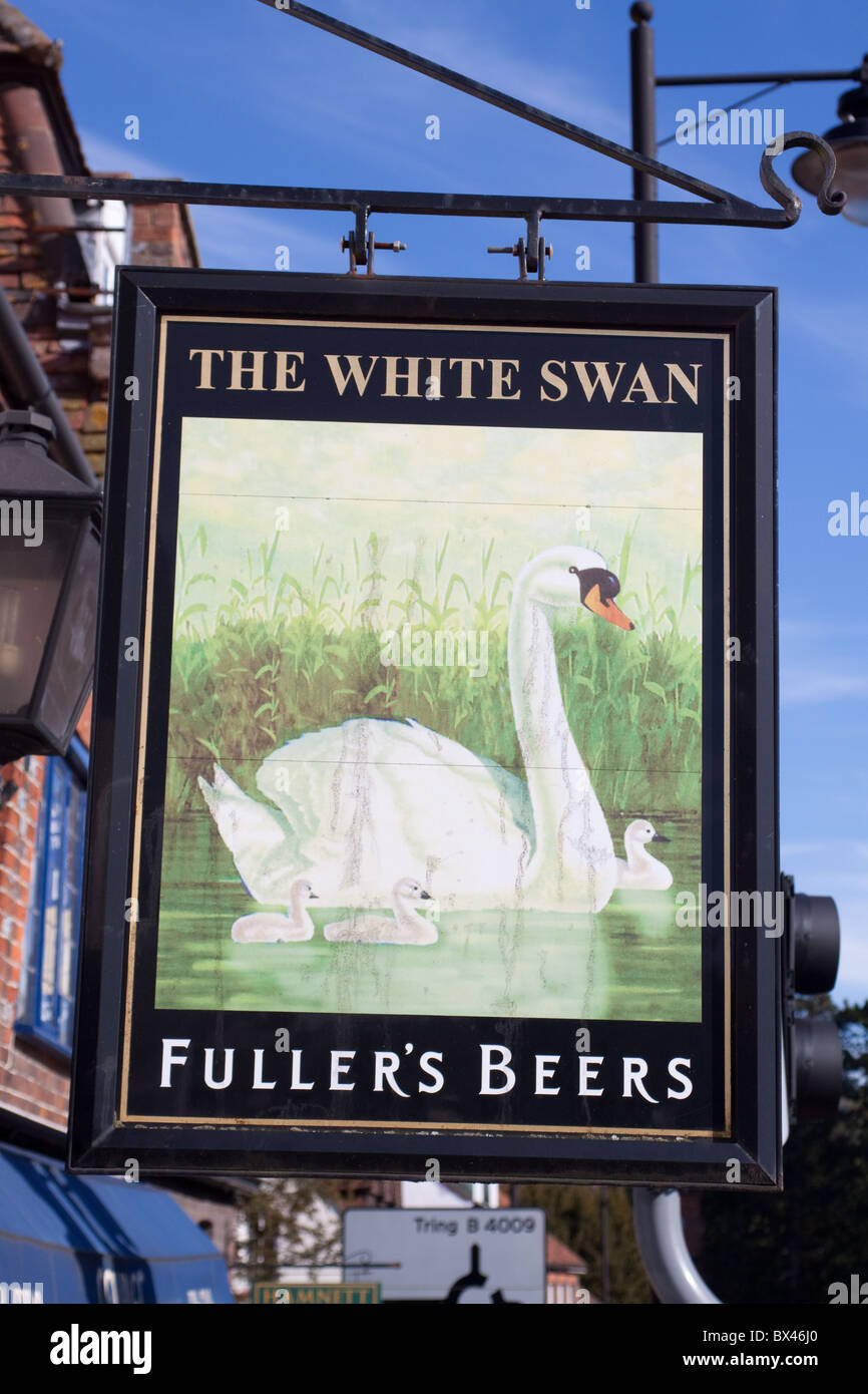 The white swan pub sign hi-res stock photography and images - Alamy