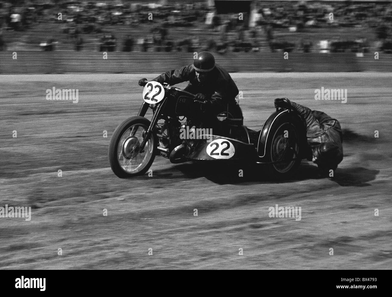 Vintage motorcycle speedway hi-res stock photography and images - Alamy