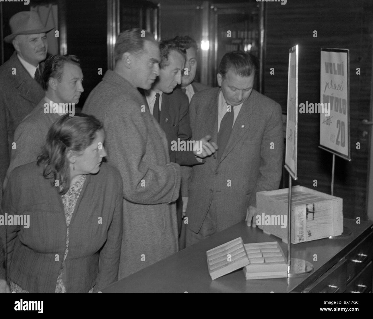 Bila labut hi-res stock photography and images - Alamy