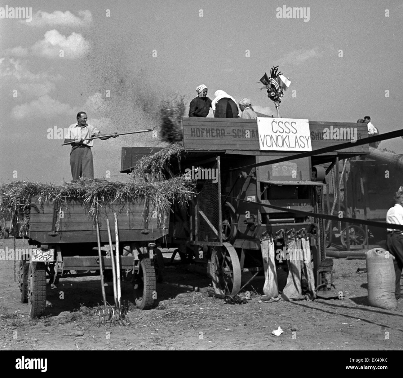 Threshing Black and White Stock Photos & Images - Alamy