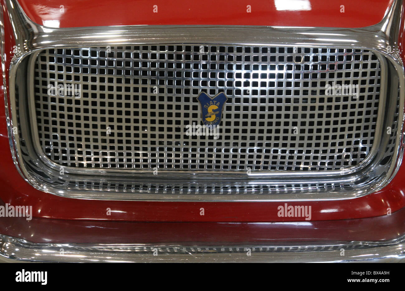 Car radiator grills hi-res stock photography and images - Alamy