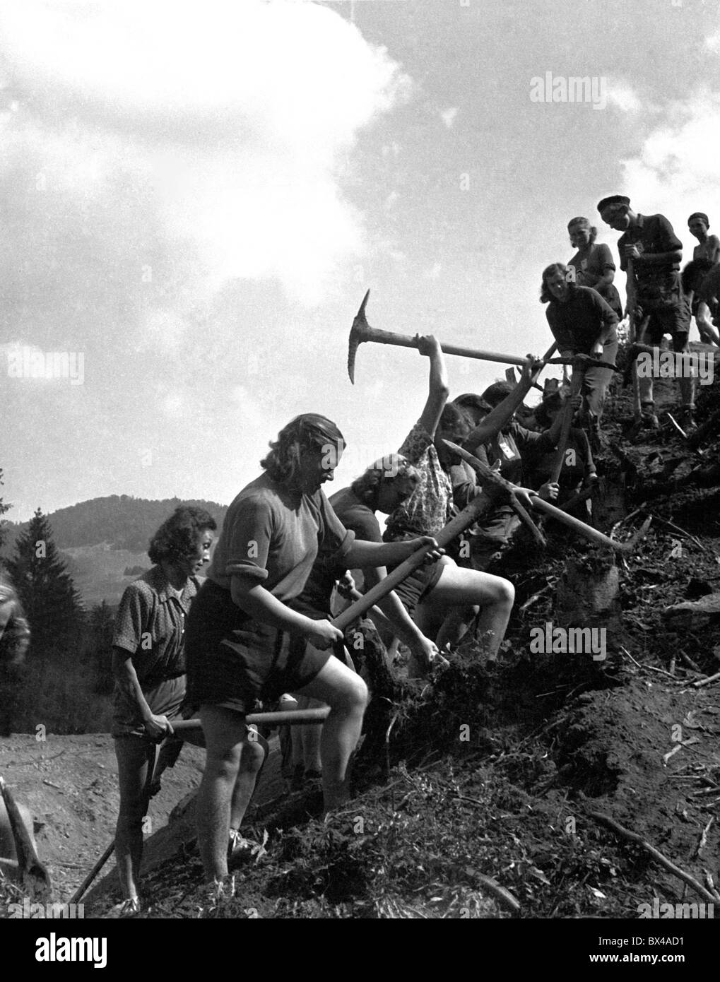 Workers during construction work Black and White Stock Photos & Images ...