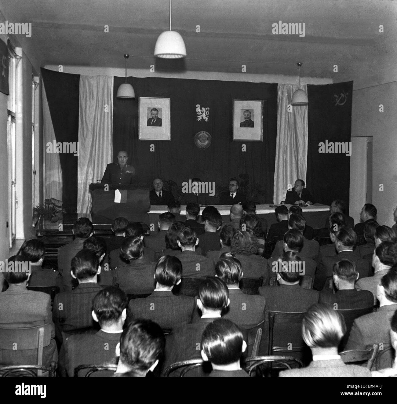 one year university Stock Photo - Alamy