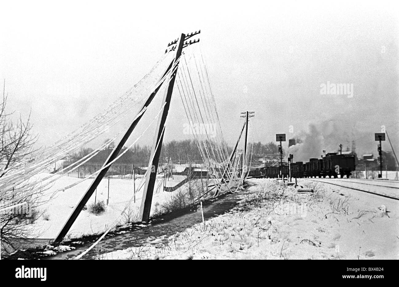 Telegraph wires Black and White Stock Photos & Images - Alamy