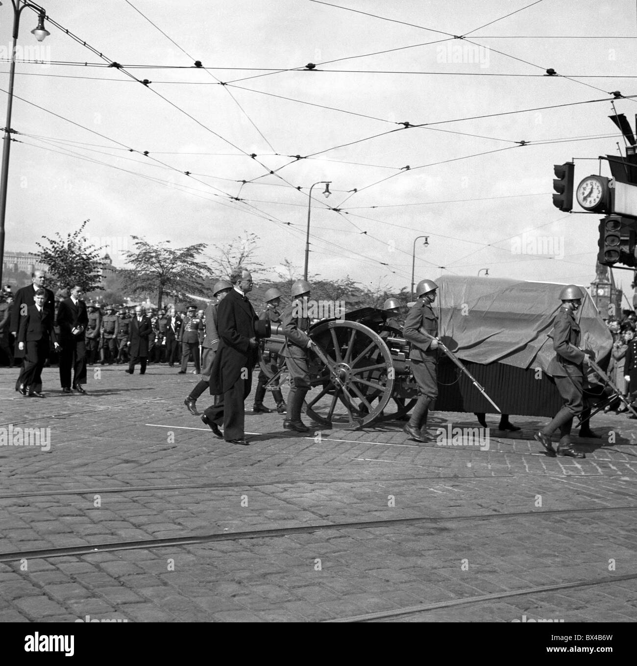 Coffin with President MasarykÂ´s body accompanied by son Jan Masaryk ...