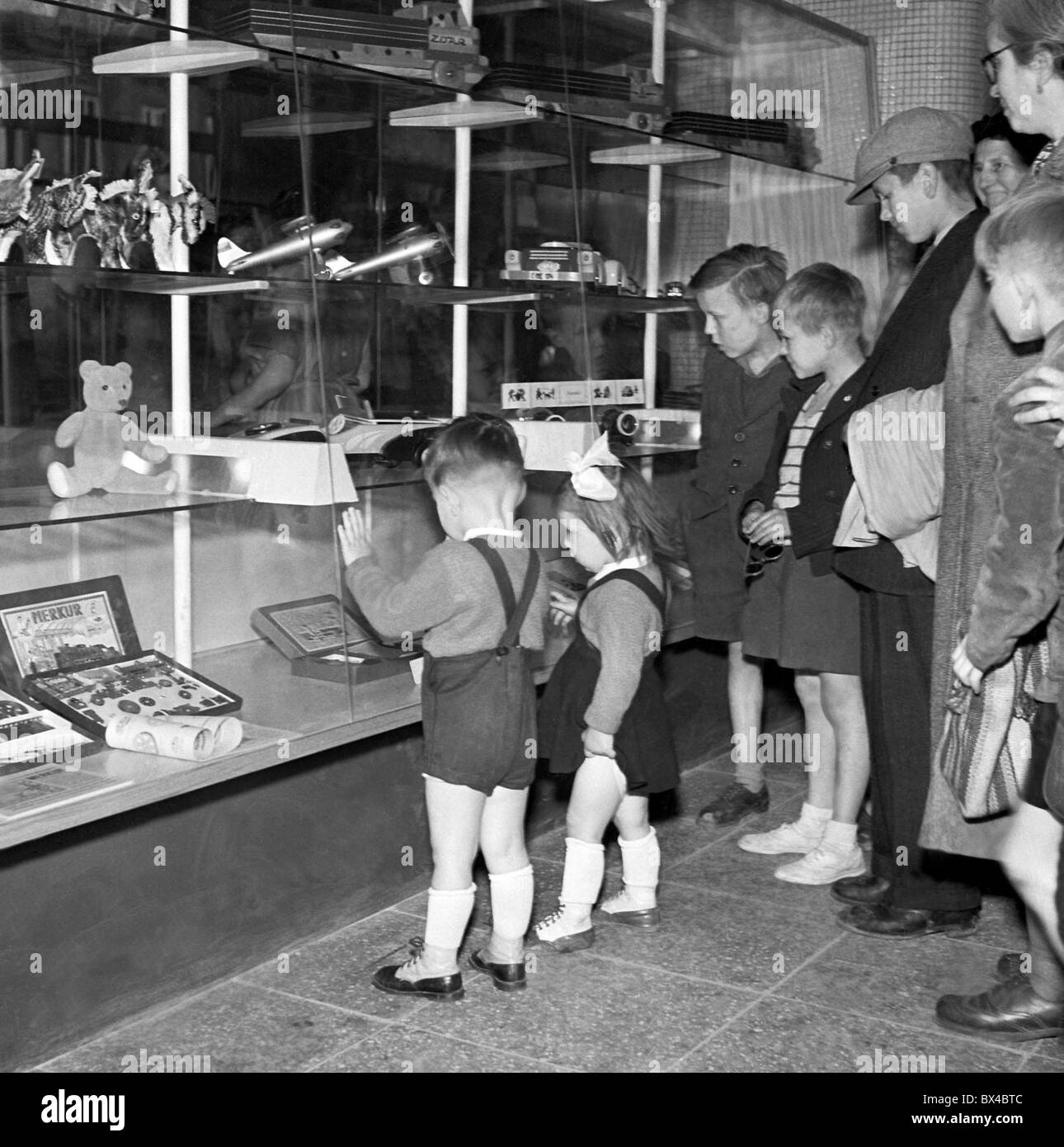 1950 toys hi-res stock photography and images - Alamy