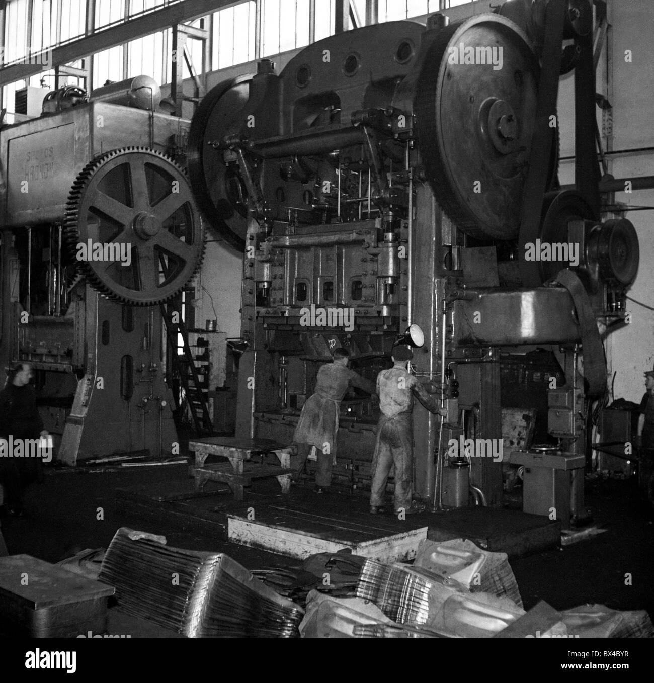 press shaping body parts Stock Photo - Alamy