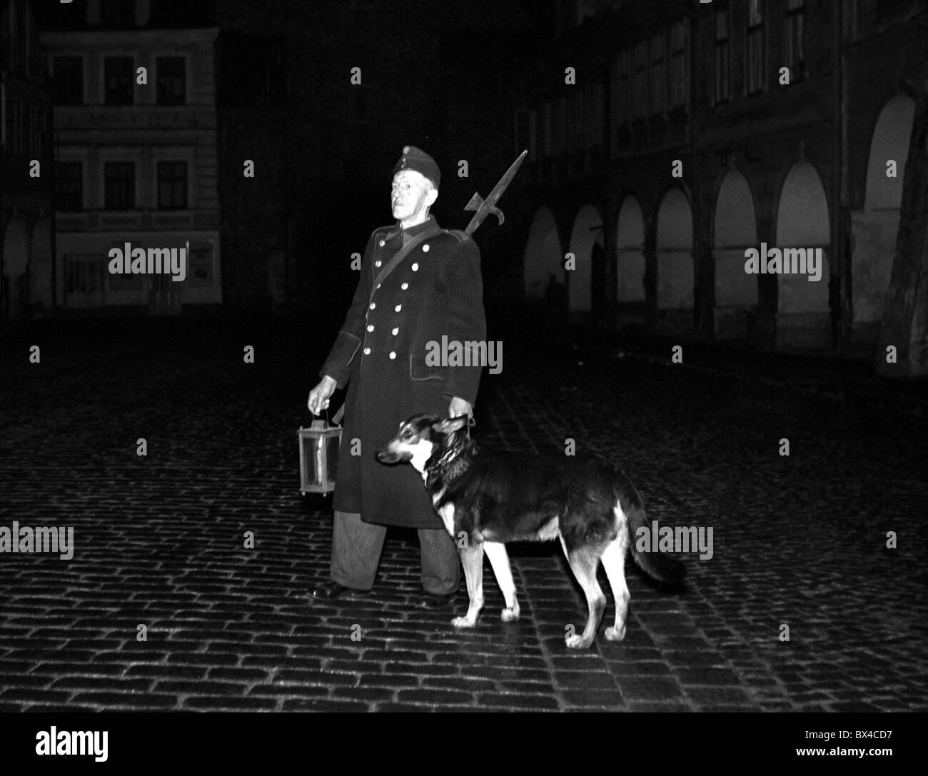 Vintage watch 1950 hi-res stock photography and images - Alamy