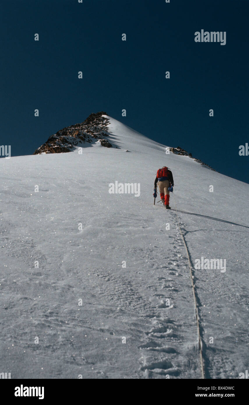 mountaineering way up mountains sports snow mountaineer rope Stock ...