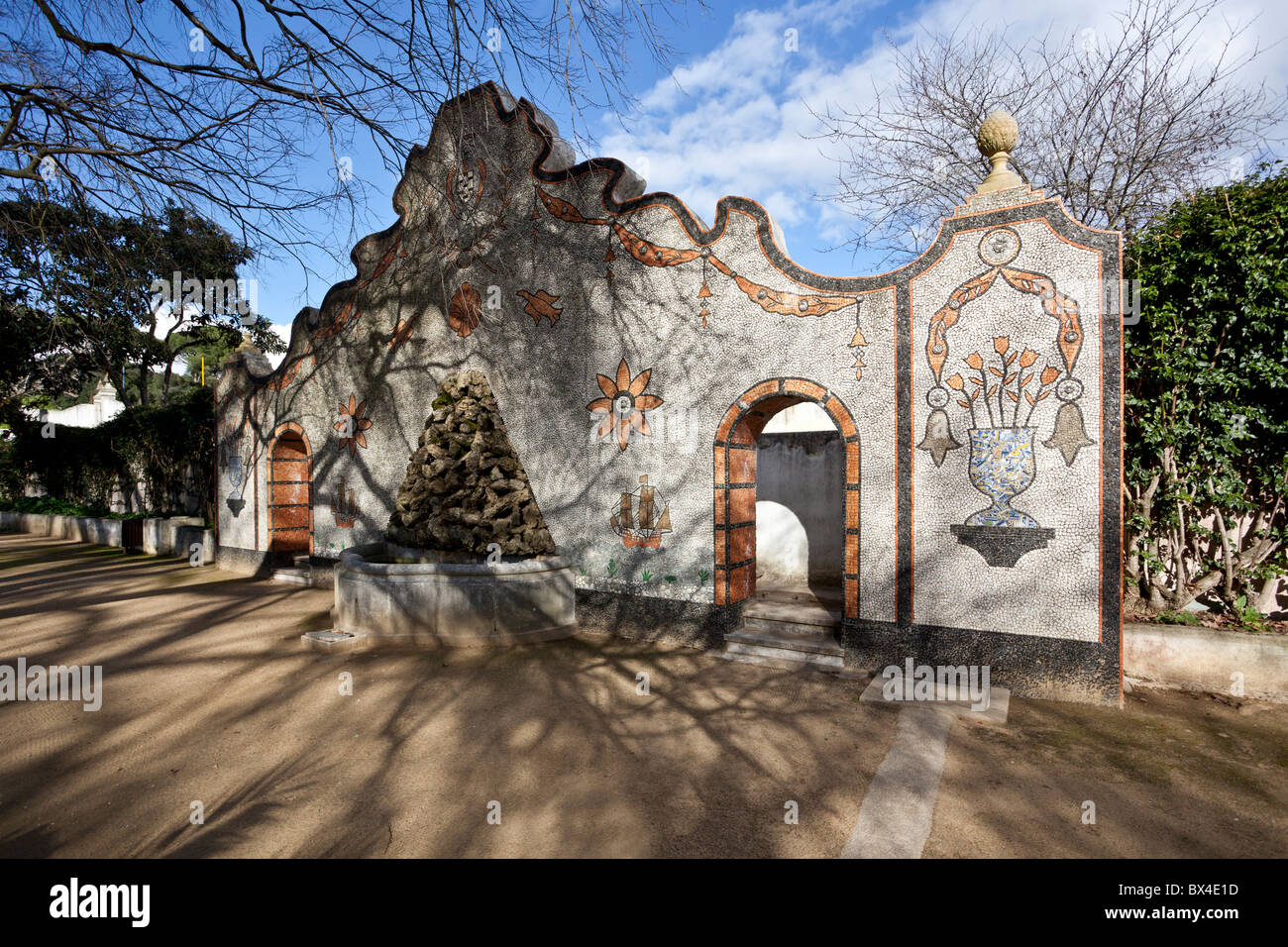 Fountain in Quinta da Fidalga (Fidalga Palace and Gardens). Seixal ...