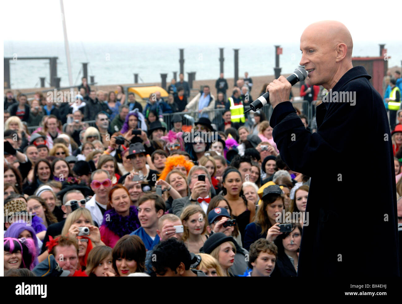 Richard O'Brien and Rocky Horror Show fans as they attempt to break ...