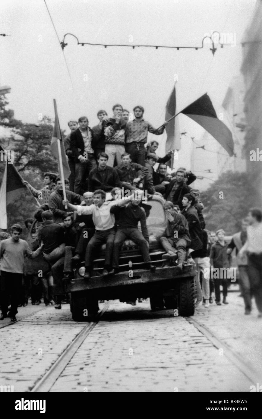 Wenceslas Square, protest, flag, truck Stock Photo - Alamy