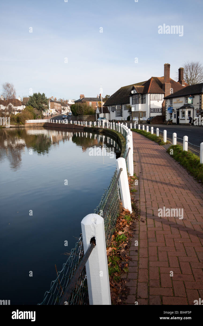 Lindfield pond uk hi-res stock photography and images - Alamy
