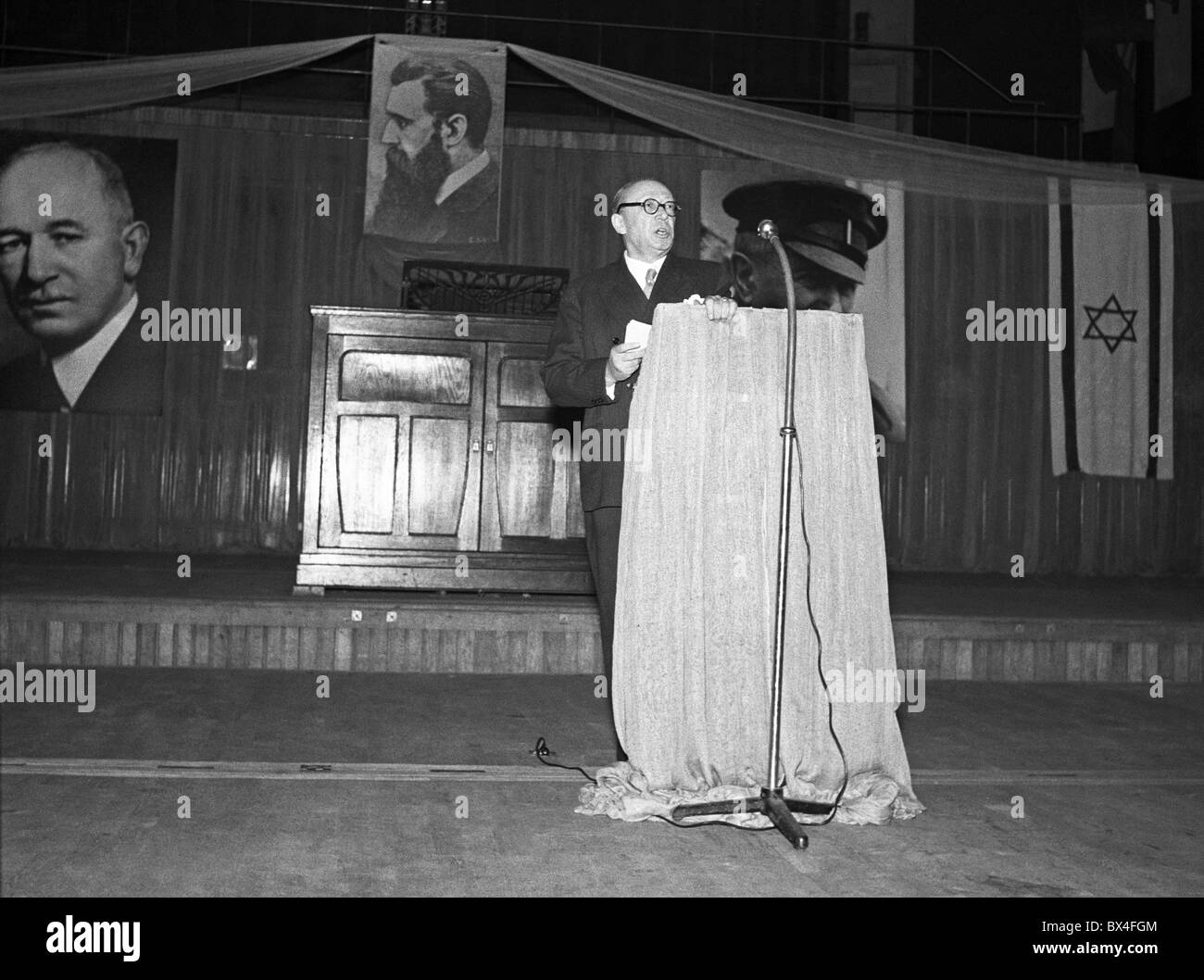 Un general assembly 1947 hi-res stock photography and images - Alamy