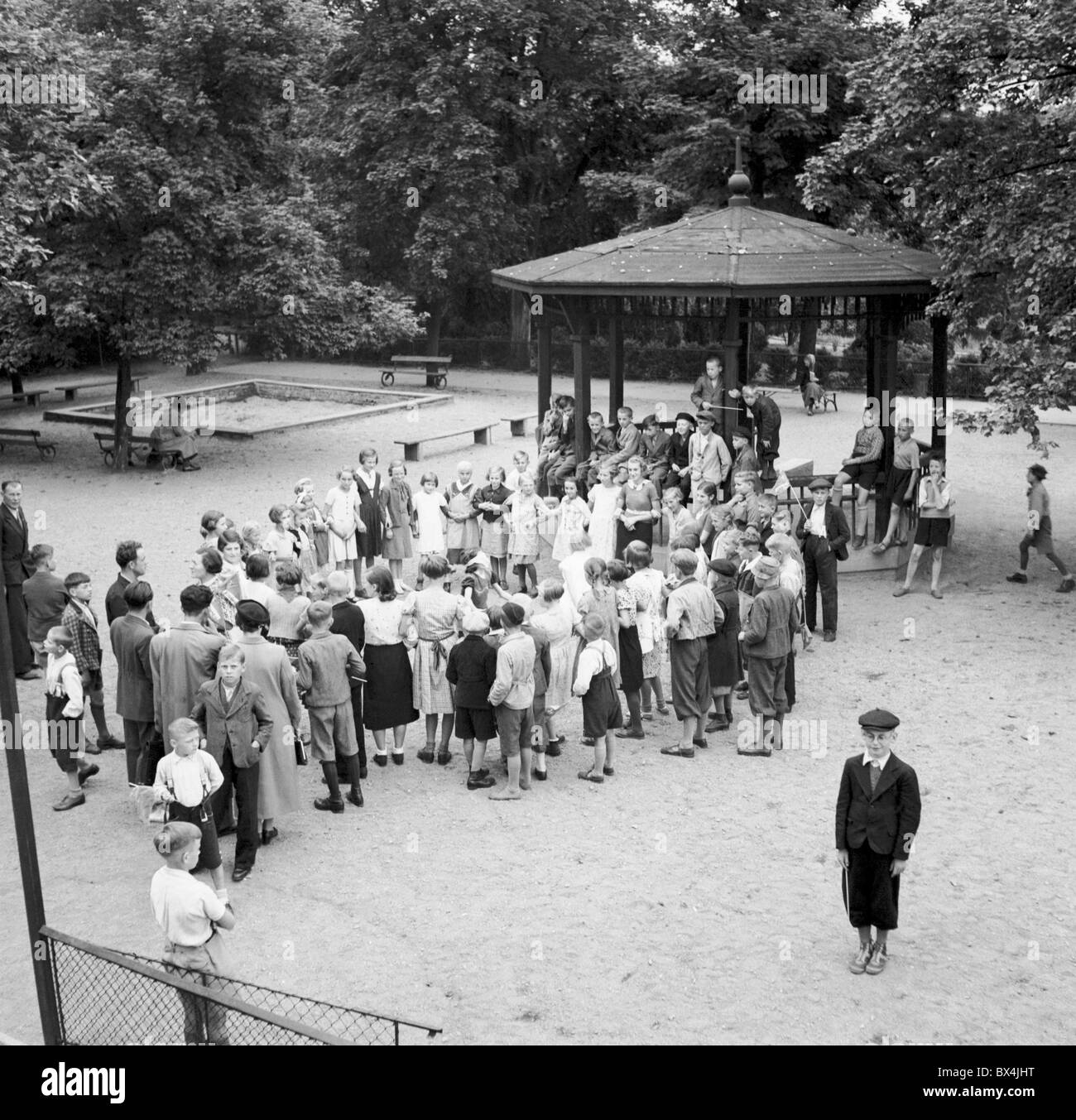Czechoslovakia 1938, poor German (Sudeten) children from Krusne hory, a ...