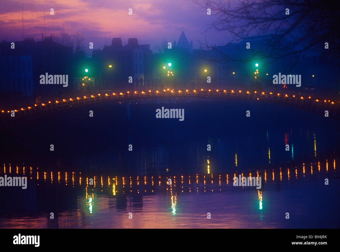 Dublin, River Liffey, Hapenny Bridge Stock Photo - Alamy