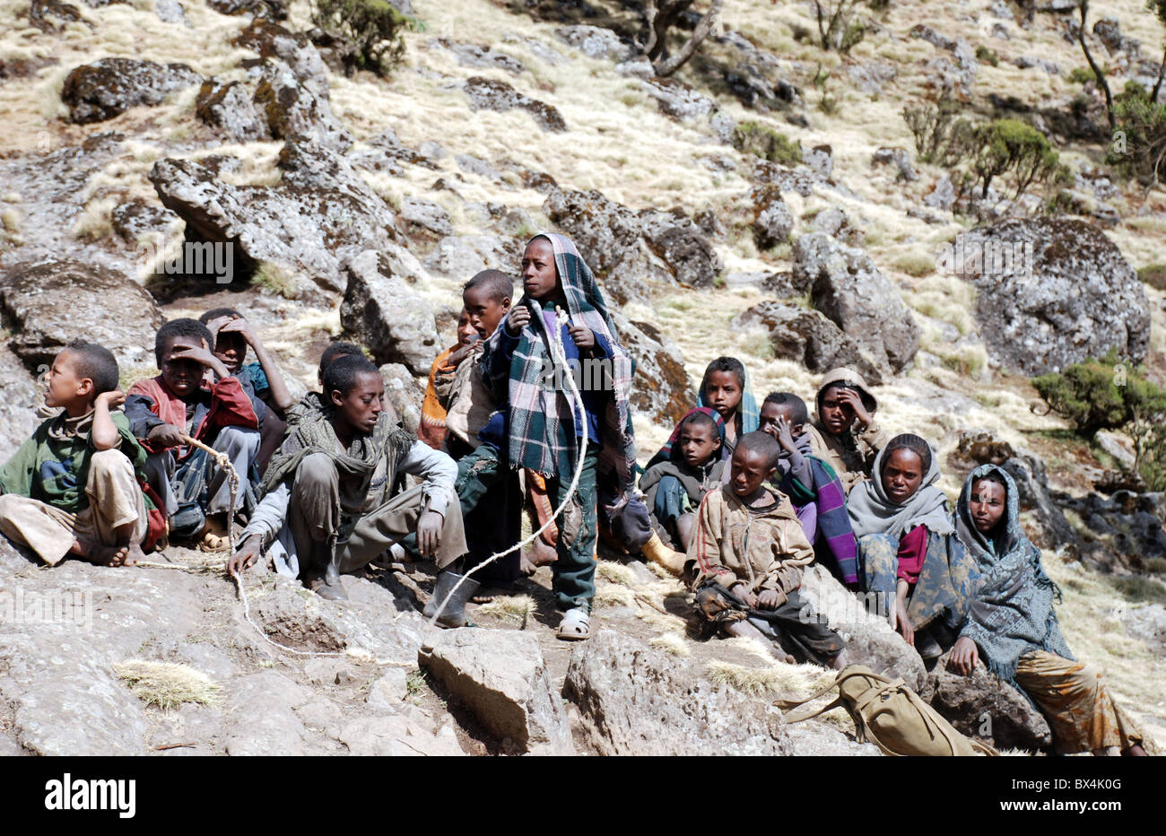 Children in rags hi-res stock photography and images - Alamy