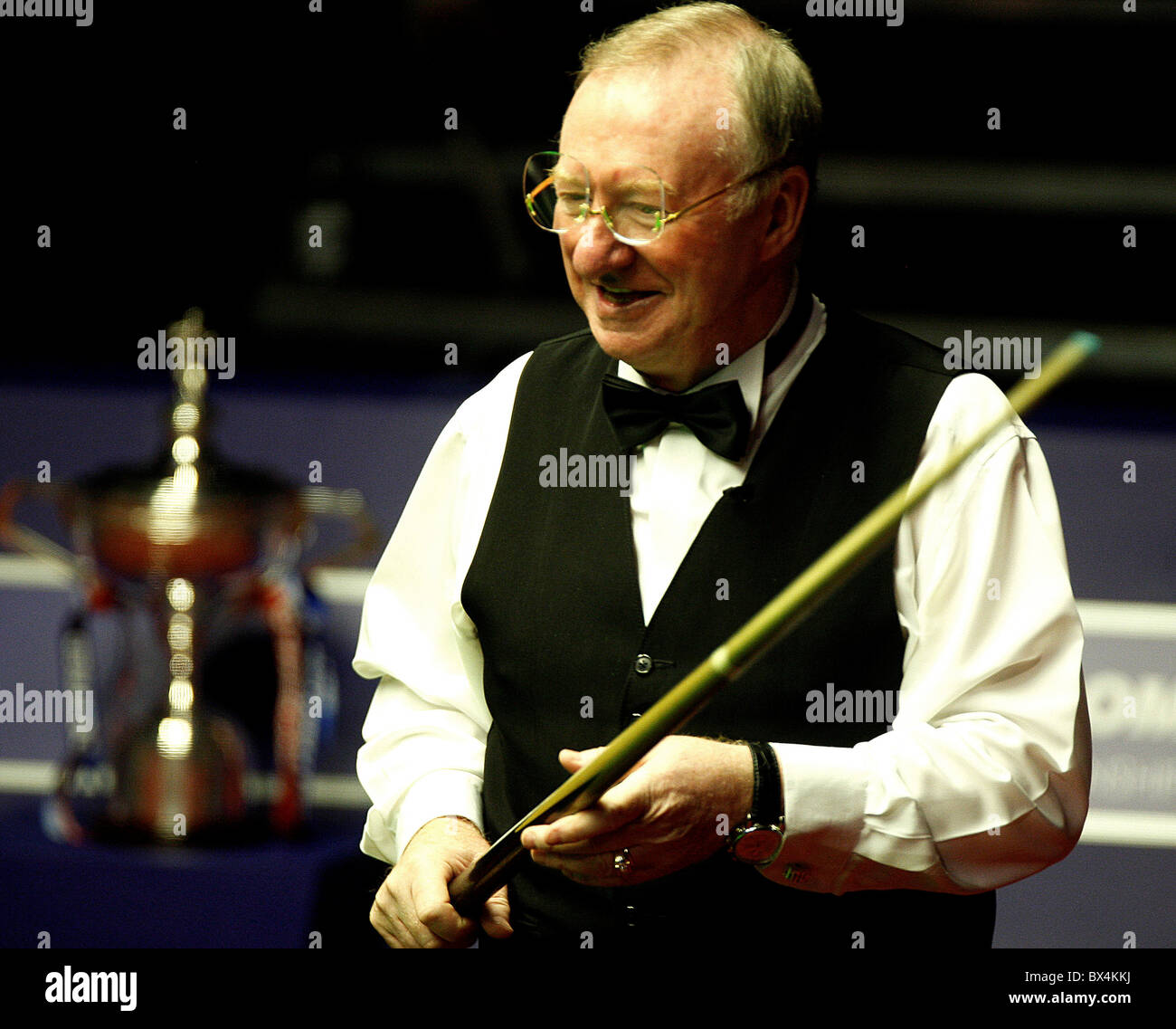 Dennis Taylor (in Pic) played Steve Davis in rematch 25 years on from ...