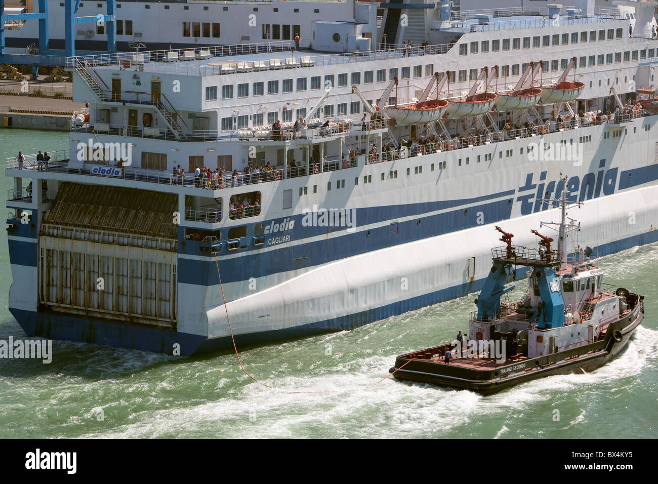 Italian navy arrival hi-res stock photography and images - Alamy