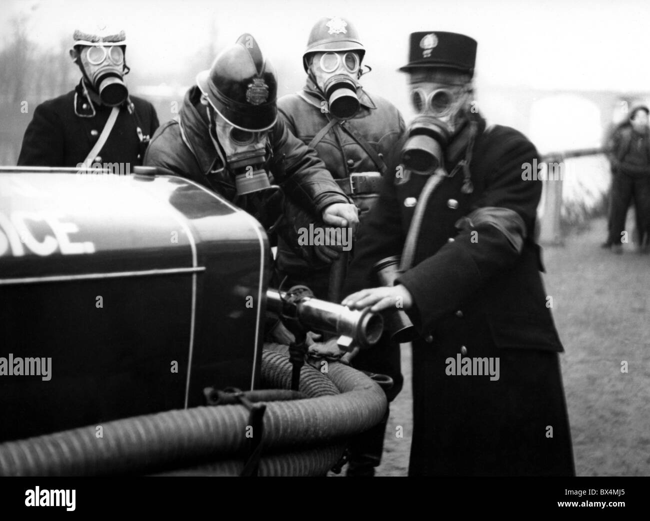 Wwii gas masks hi-res stock photography and images - Alamy
