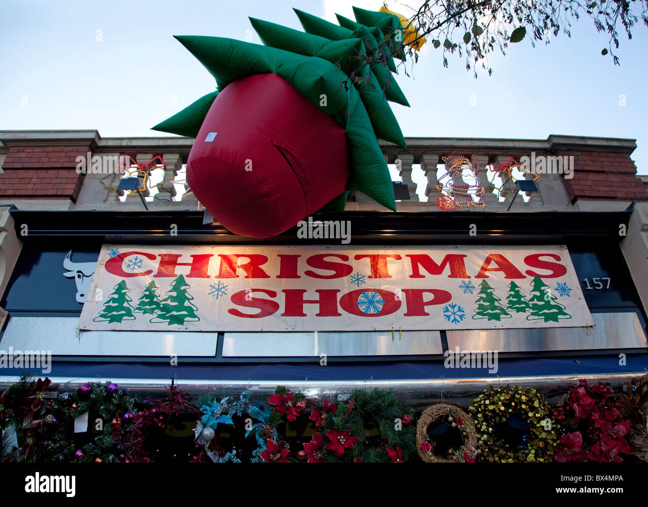 Retail christmas shop pop up store hi-res stock photography and images ...