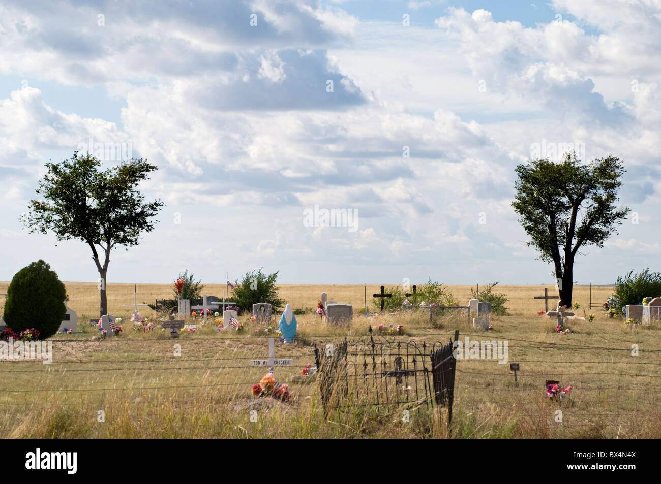 A remote cemetery in eastern New Mexico Stock Photo - Alamy