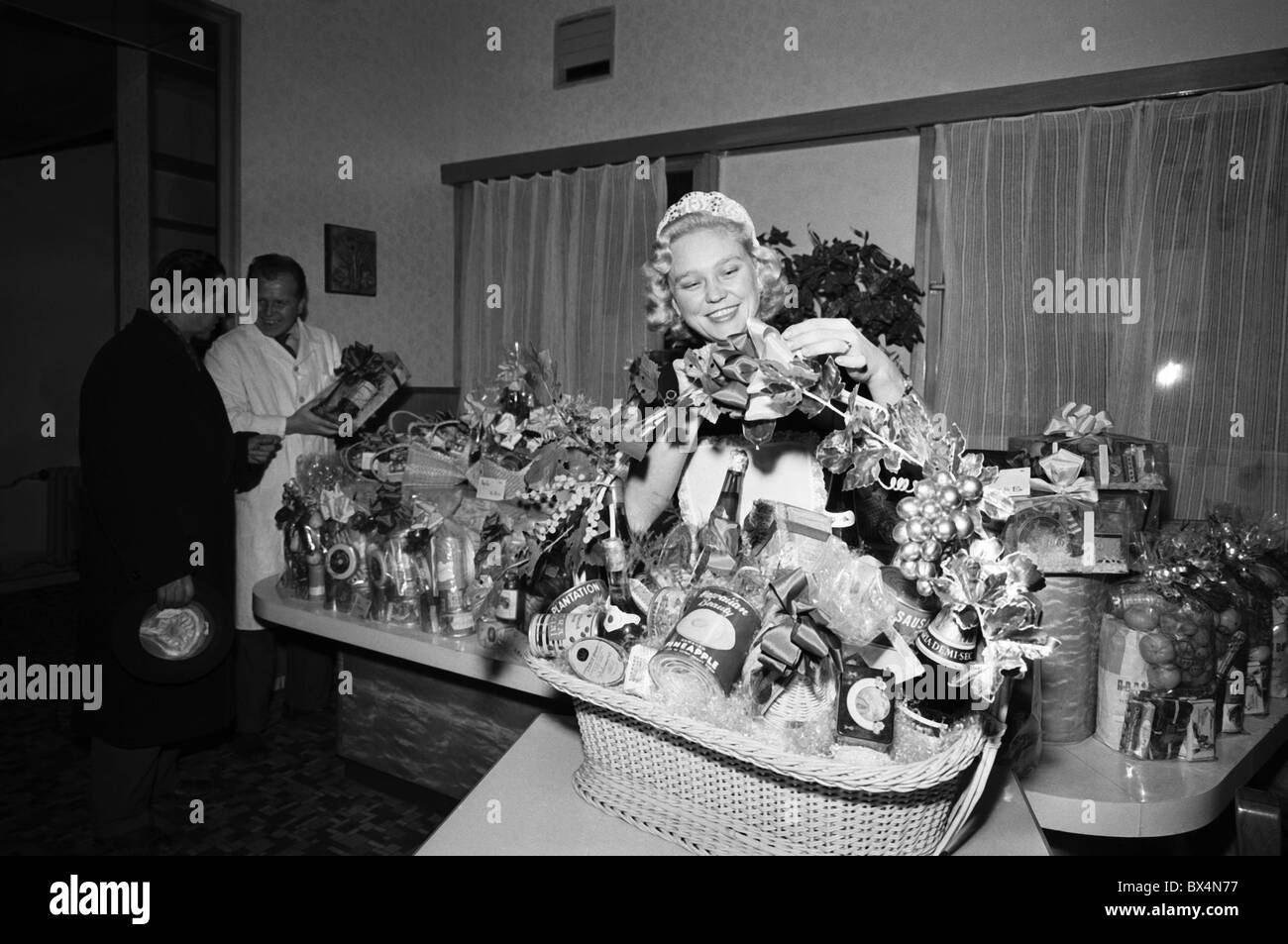 Prague 1958, delicatessen, lobster, Champagne, exotic food, waiter ...