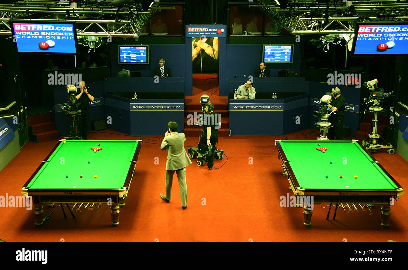 Crucible theatre snooker table hi-res stock photography and images - Alamy