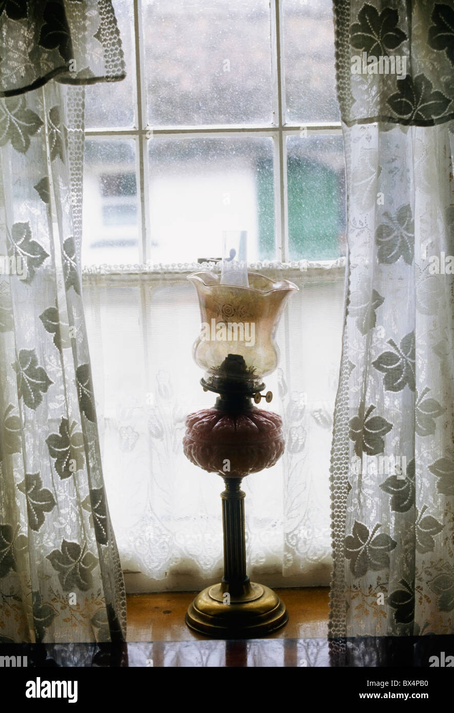 Ireland, Traditional Irish Cottages, Detail - Window Stock Photo - Alamy