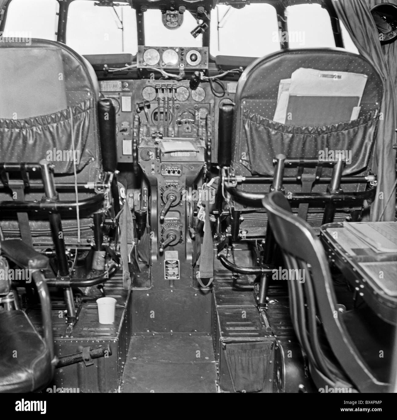 Lockheed constellation hi-res stock photography and images - Alamy