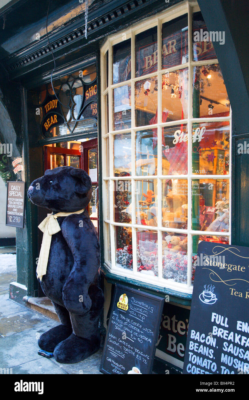 Teddy bear shop stonegate york hi-res stock photography and images - Alamy