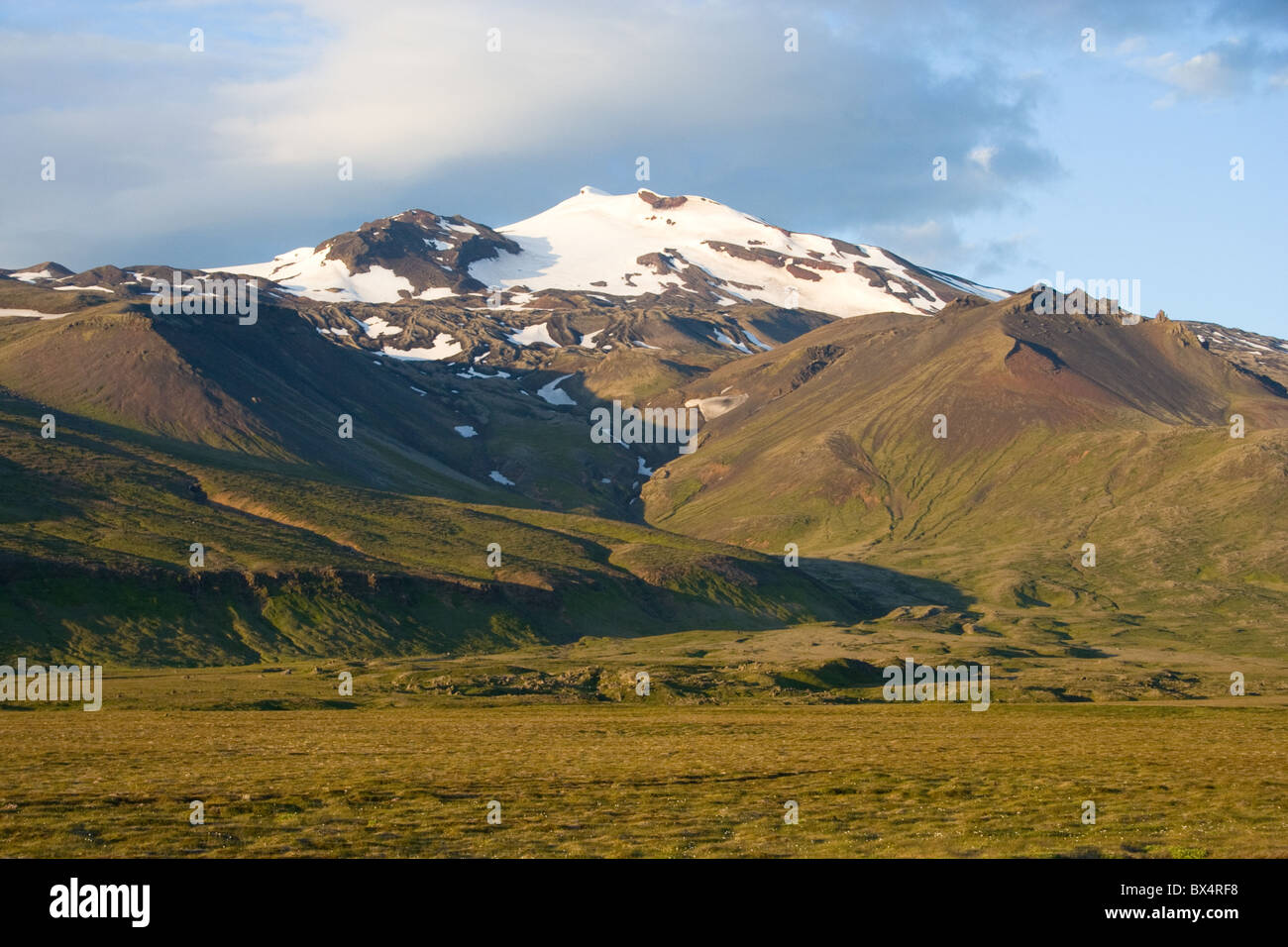 Icelandic volcano at the west coast Stock Photo - Alamy