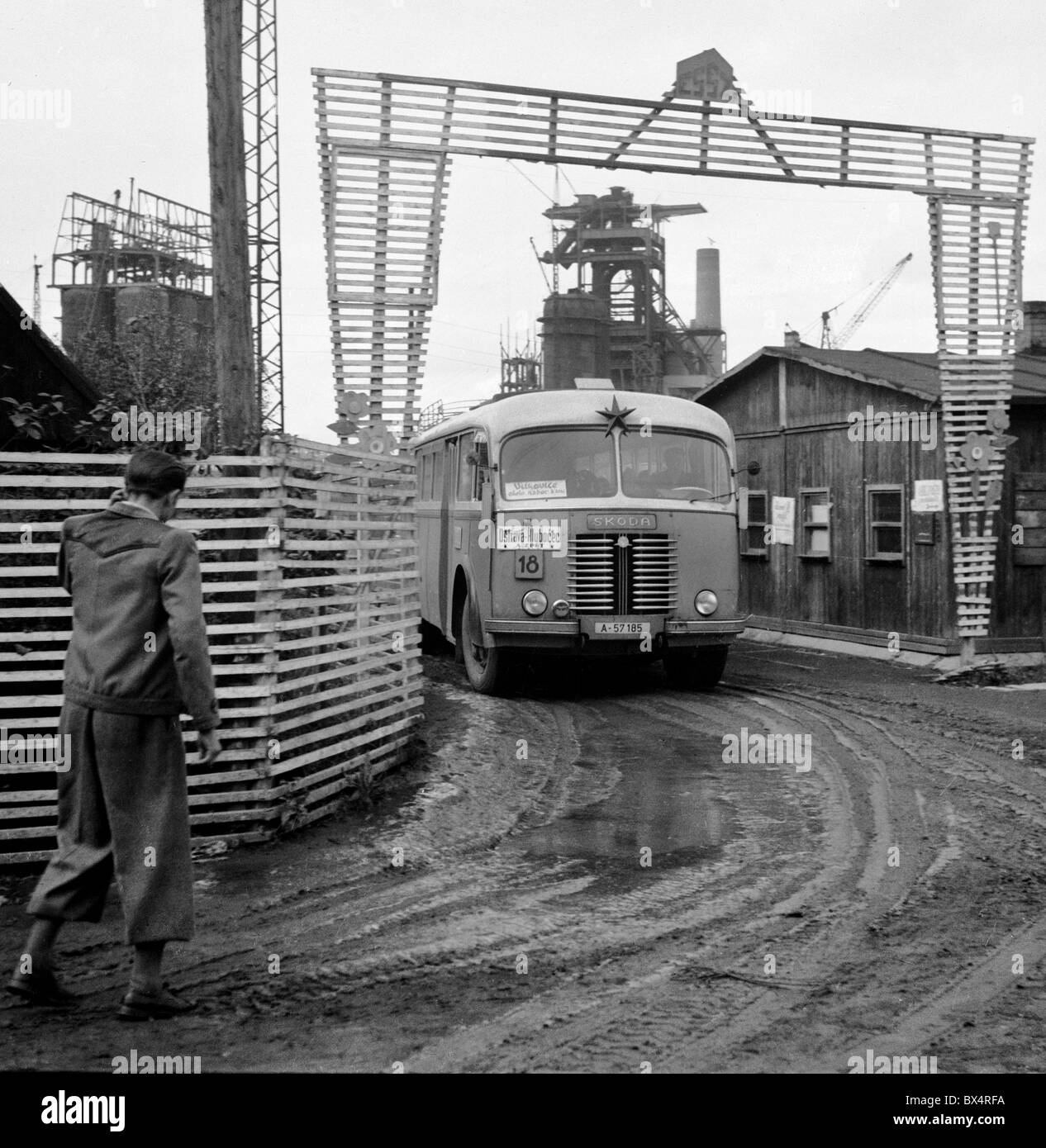 Vintage iron workers hi-res stock photography and images - Alamy
