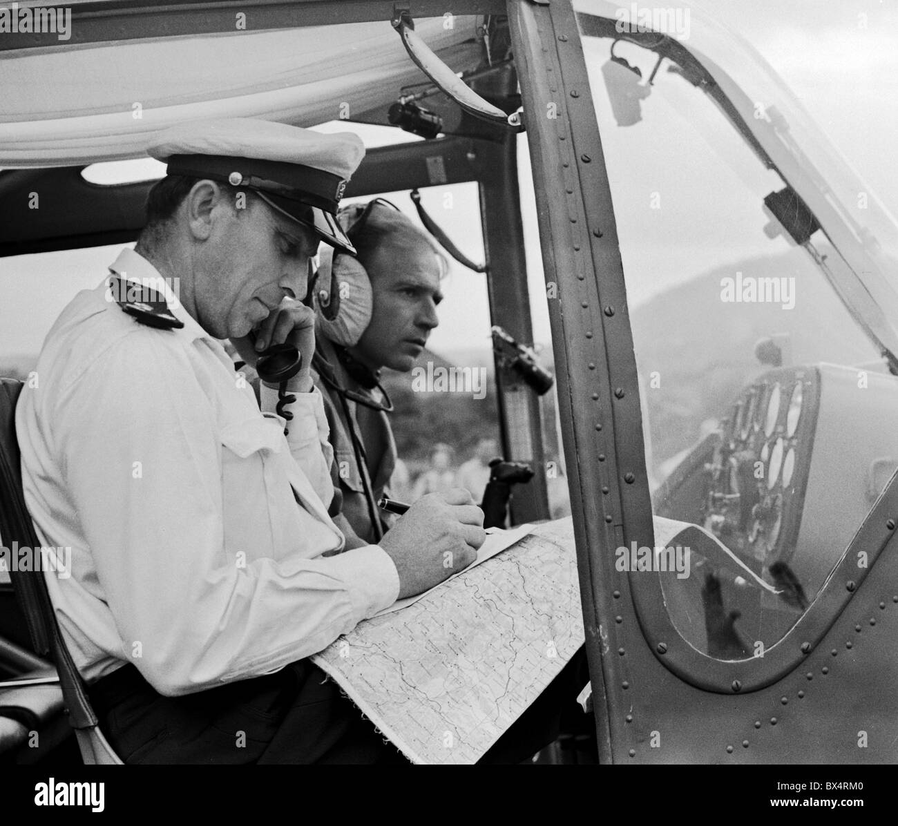 police helicopter, take off, uniform, walkie talkie Stock Photo - Alamy