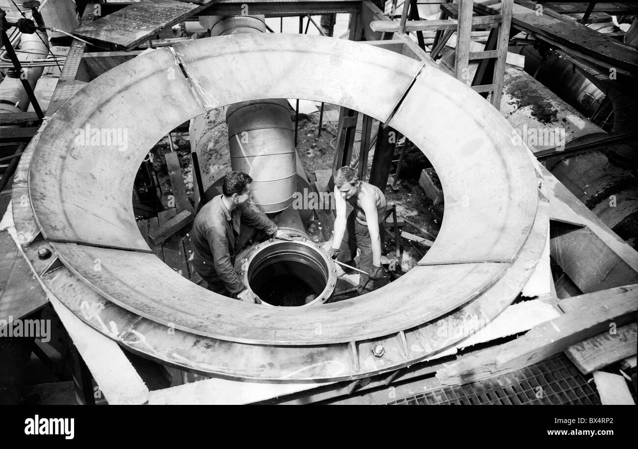 Rubber factory workers hi-res stock photography and images - Alamy