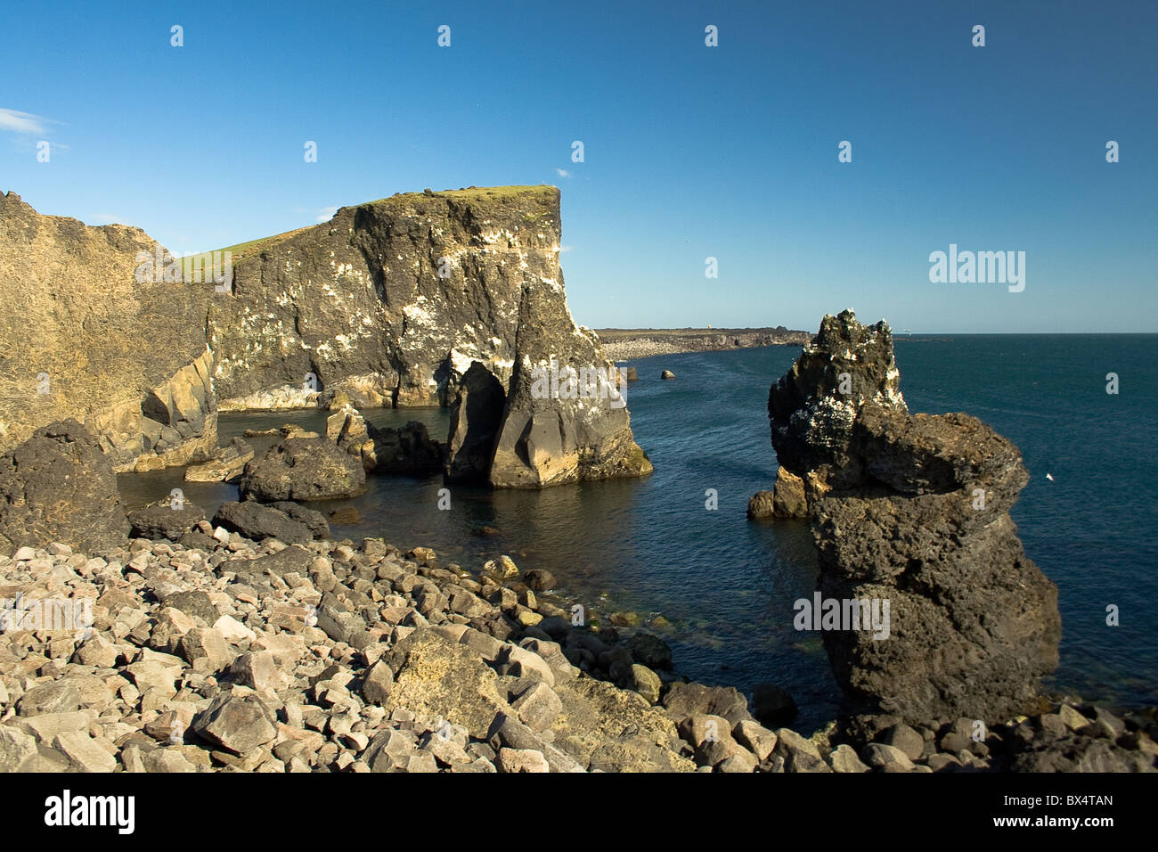Icelandic sea and mountains hi-res stock photography and images - Alamy
