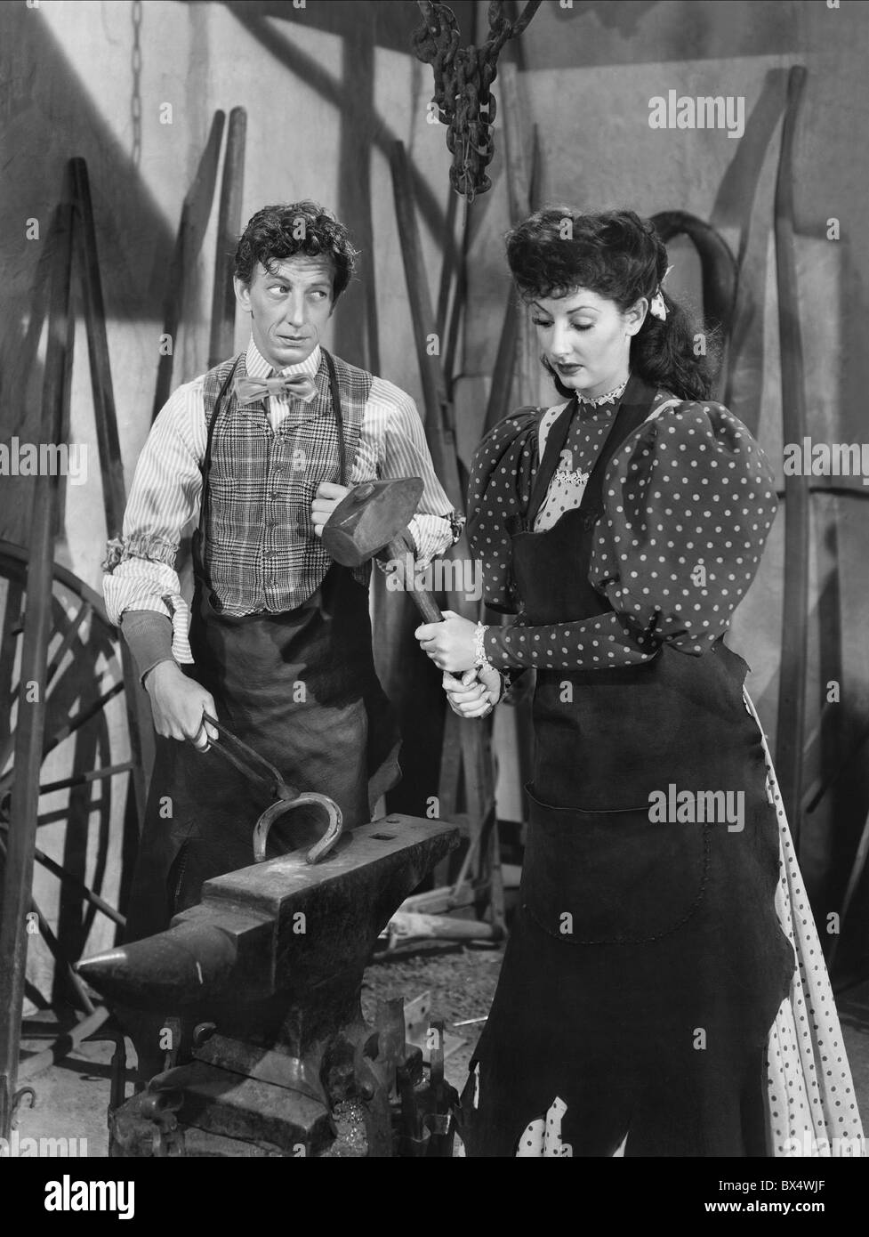 RAY BOLGER, VIRGINIA O'BRIEN, THE HARVEY GIRLS, 1946 Stock Photo - Alamy