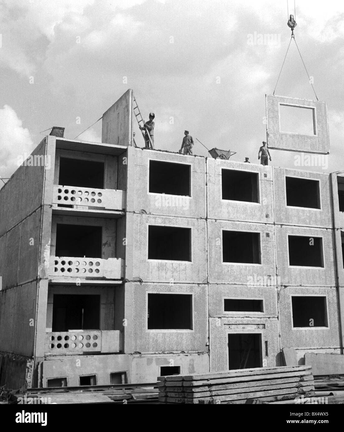 Hlm construction hi-res stock photography and images - Alamy