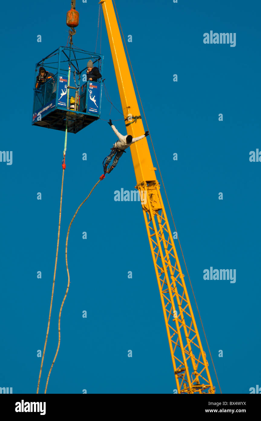 Bungee jumping crane hi-res stock photography and images - Alamy